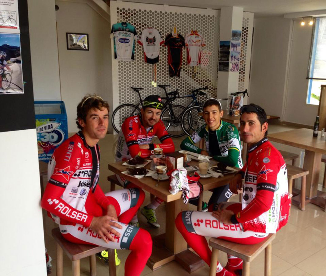cafe-ciclista-group-of-cyclists-2 - Cafe Ciclista Denia